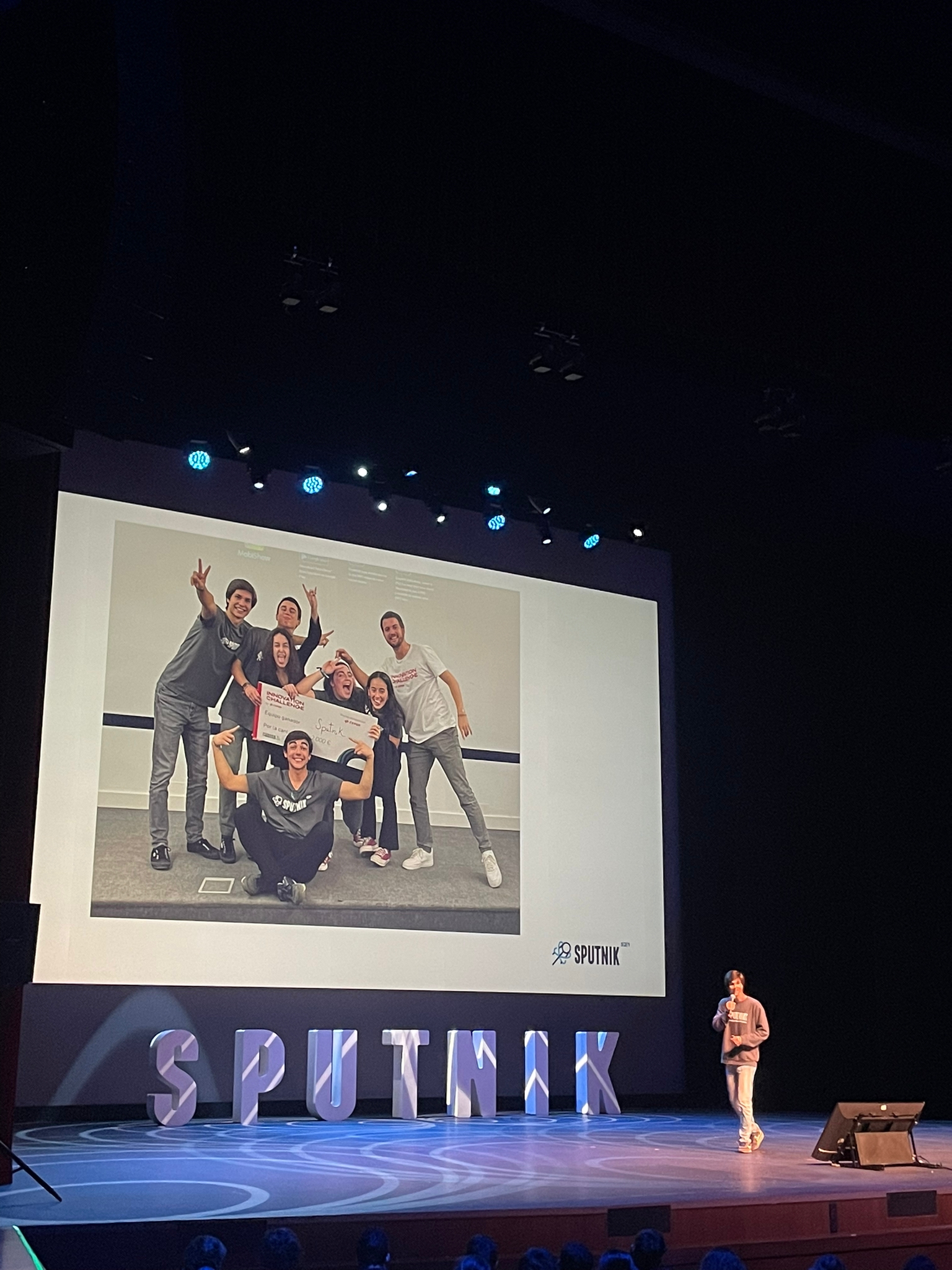 Alumnos y antiguos alumnos del Colegio participan en el "Start-Camp" del programa Sputnik 2022.