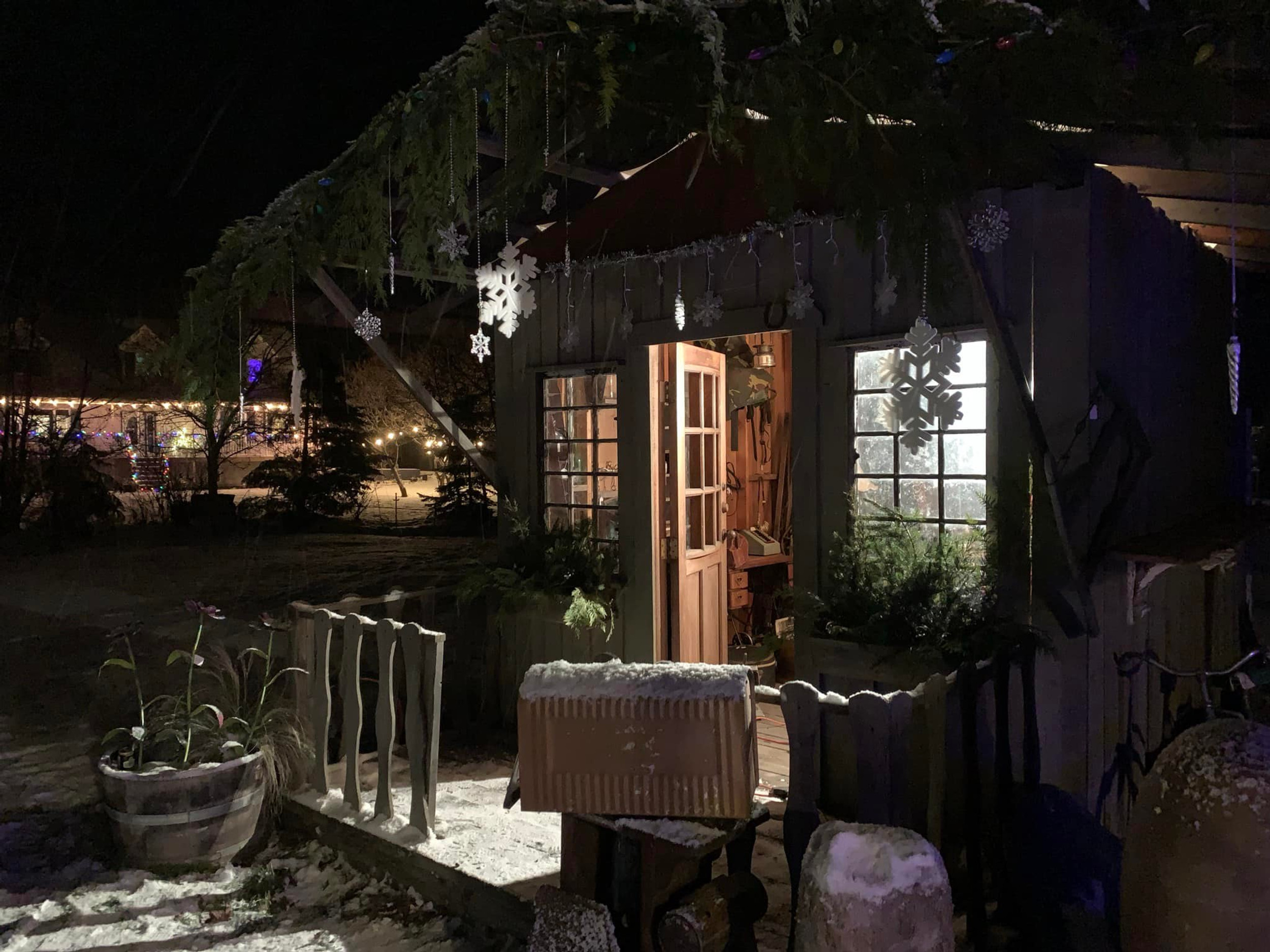 Artisan Market, Antiques and Collectibles Near Me | Louis Creek Artisan ... Artisan Market, Antiques and Collectibles Near Me | Louis Creek Artisan ...