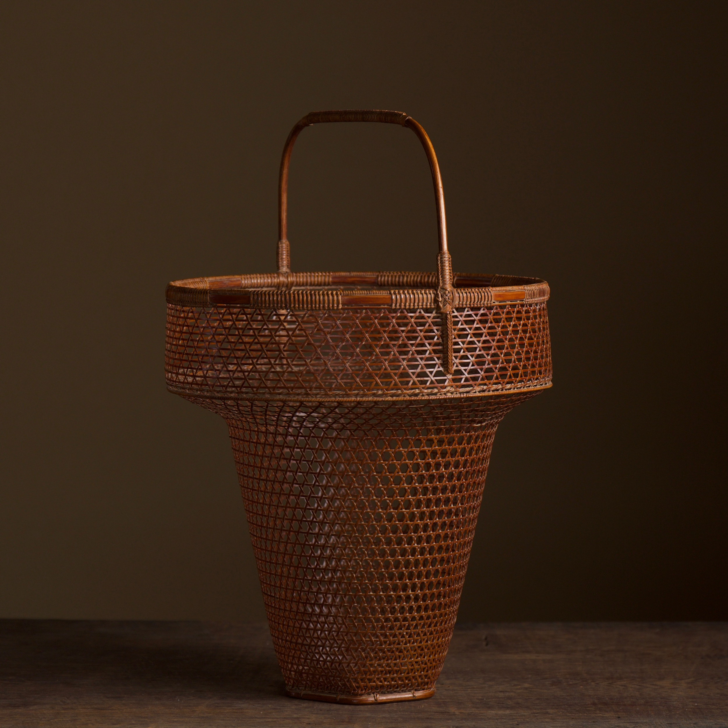 Tanabe Chikuunsai II Crown-shaped Bamboo Basket | Eocene Arts