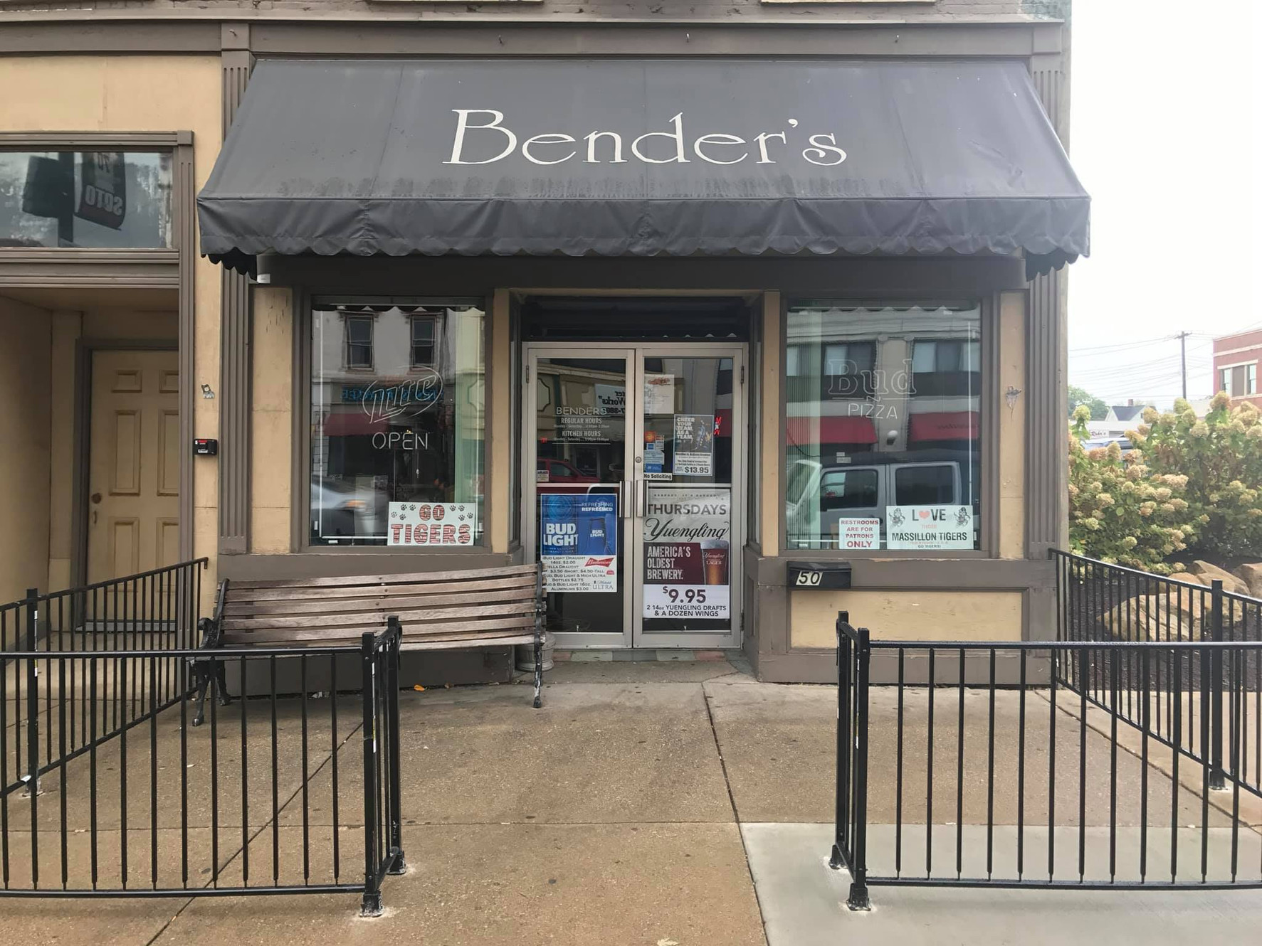 Benders Food & Spirits | Massillon