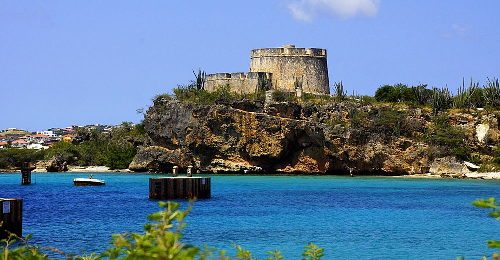 400 years of History Merges with Today's Shopping, Restaurant, and Sig