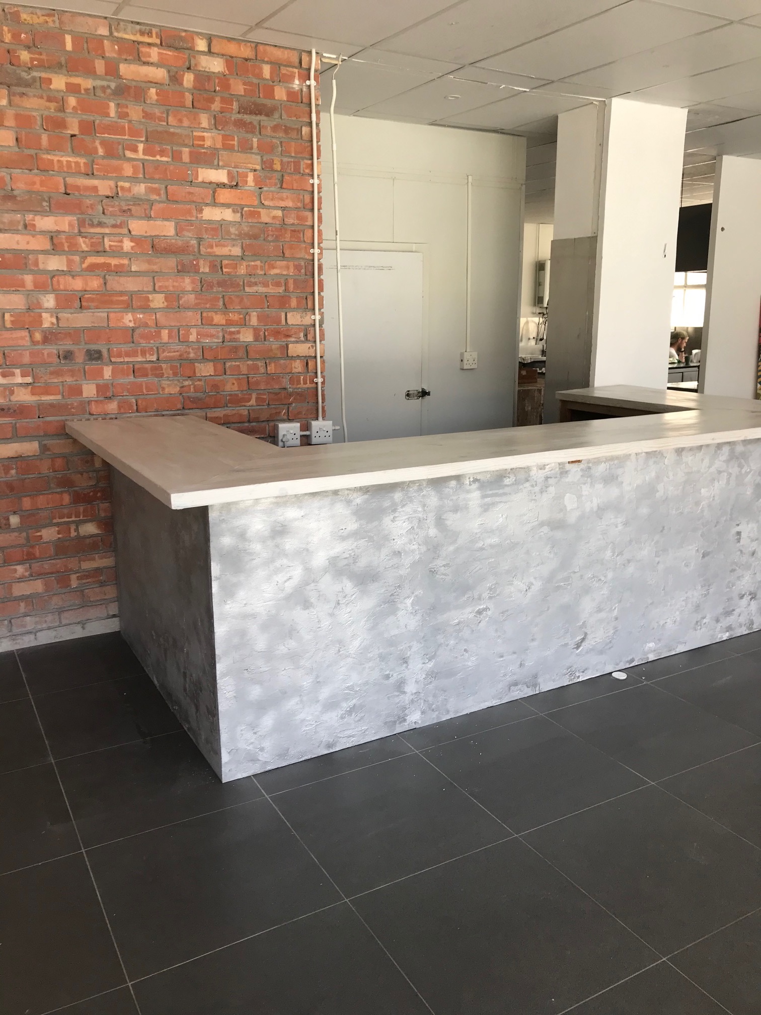 Custom-made bars, bar furniture, recycled and rustic bars, bar, home bar.