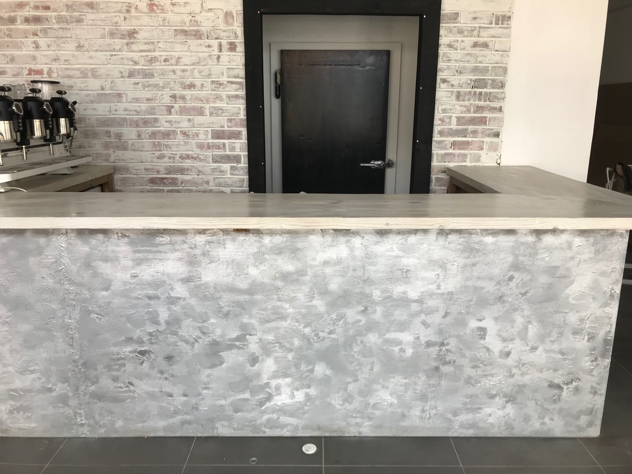 Custom-made bars, bar furniture, recycled and rustic bars, bar, home bar.