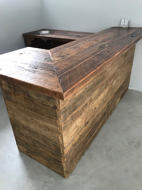 Custom-made bars, bar furniture, recycled and rustic bars, bar, home bar.
