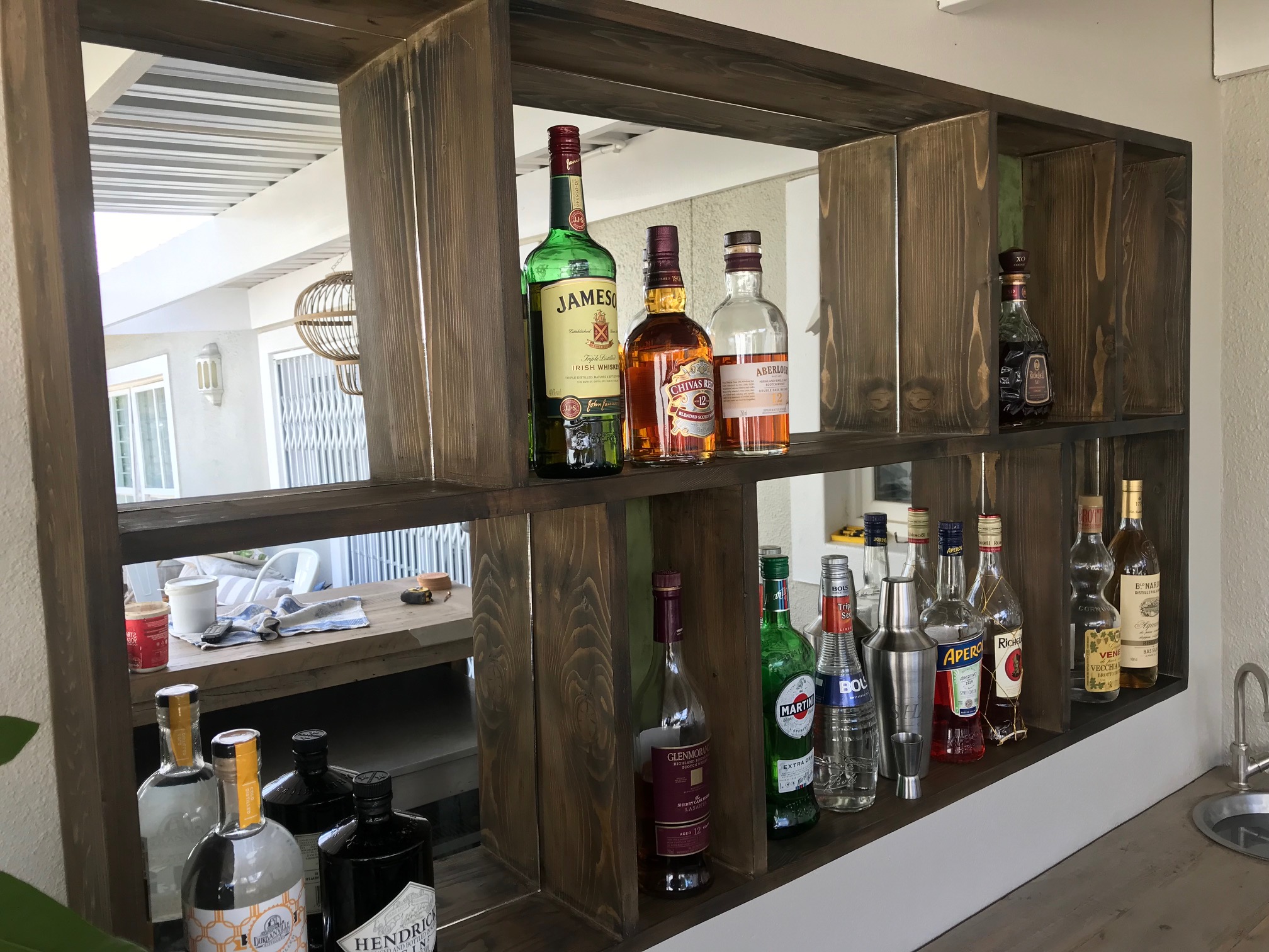 Custom-made bars, bar furniture, recycled and rustic bars, bar, home bar.