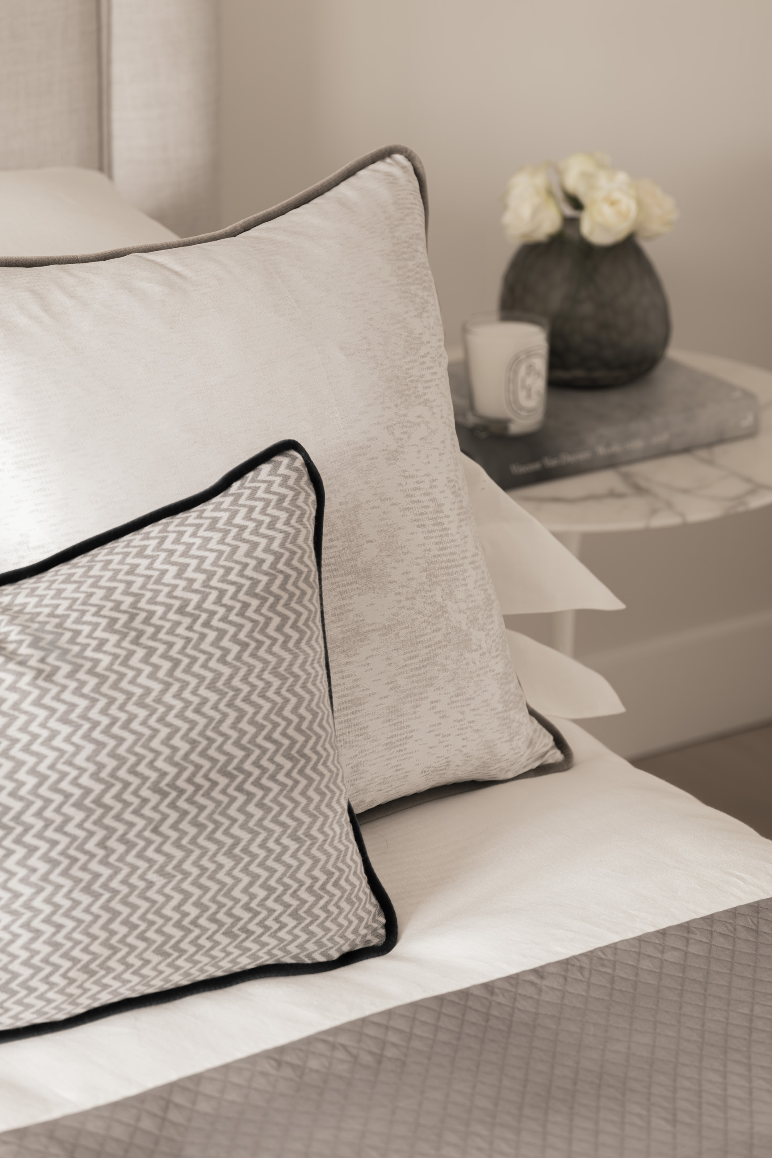 Bespoke luxury bed linens. Made in Italy. | ECRU