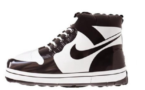 Nike Sneaker Balloon | balloonsatthecurb