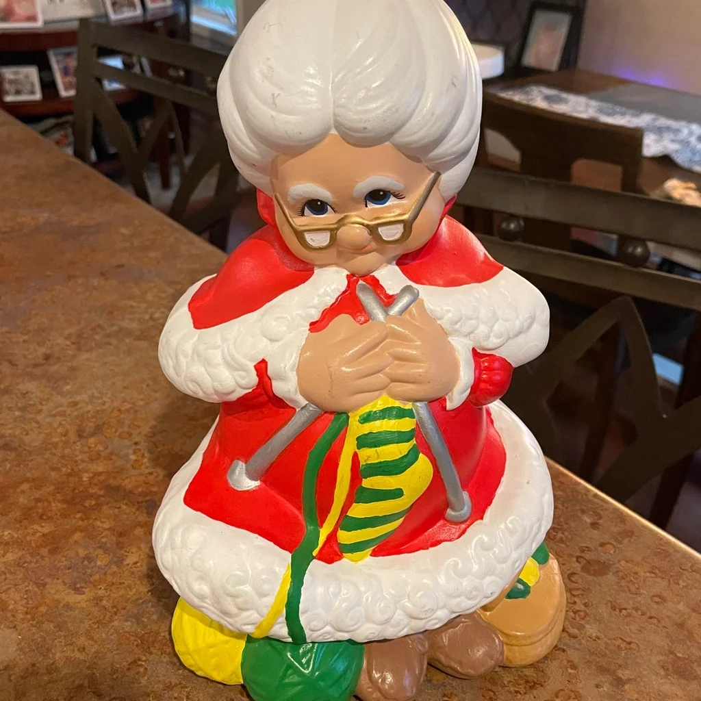 Ceramic Clay Magic Retro Mrs. Claus | Countryside Ceramics