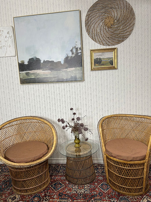 Rattan pedestal table store