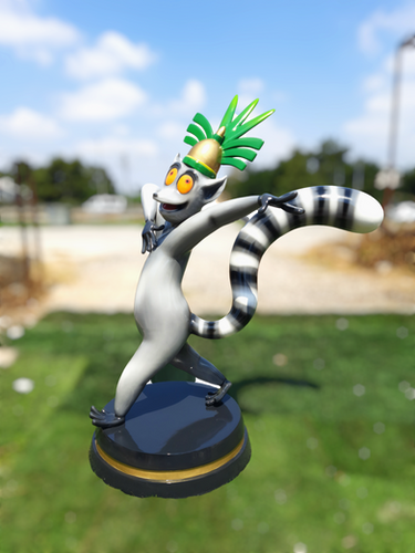 Madagaskar Çizgi Film Karakteri Kral Julien Heykeli |Park,Bahçe,Hotel ...