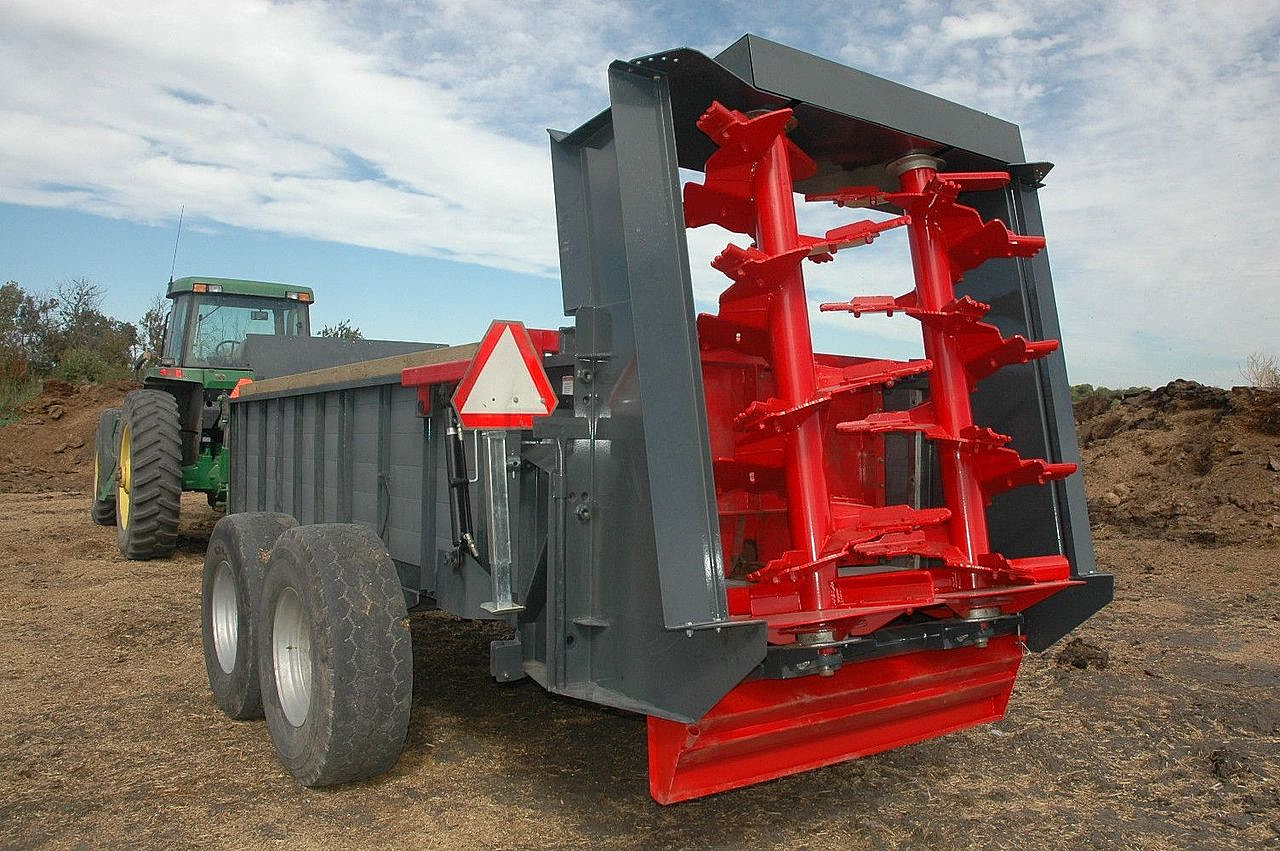 Material Handling Equipment | Yorkton, SK | Leon's Mfg Company Inc ...