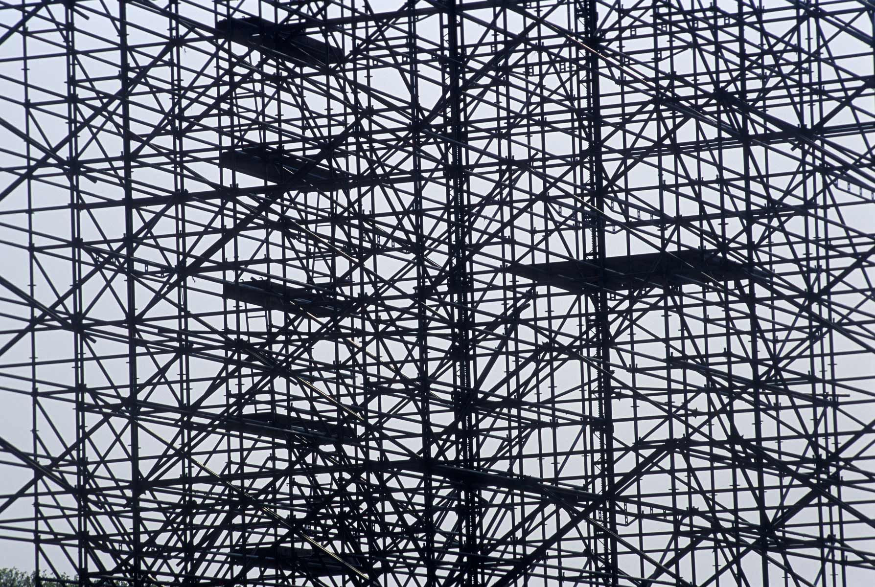 Kwikstage or Tube & Fitting Scaffolding? Diamond Scaffolding