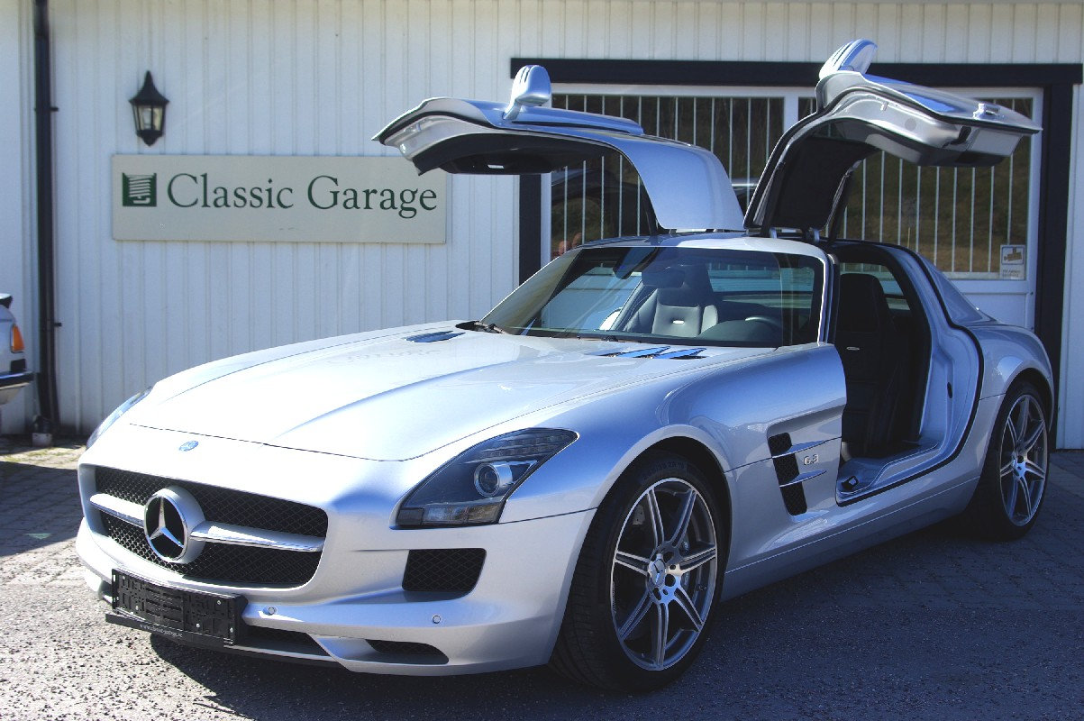 Mercedes Benz SLS AMG