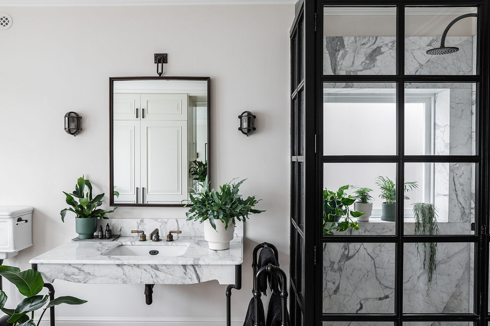 How to create a botanical feeling bathroom