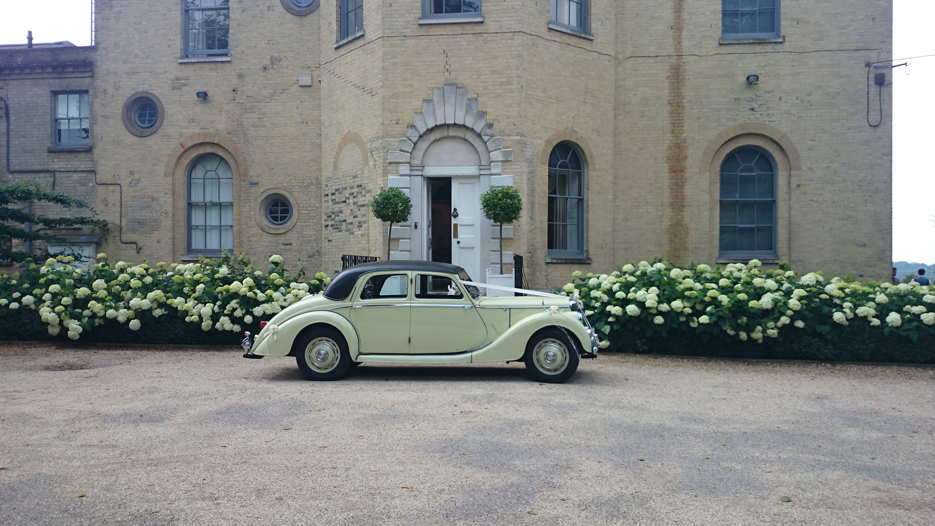 Hampshire Wedding Car Hire offers a Classic 1948 Riley RMA Wedding Car