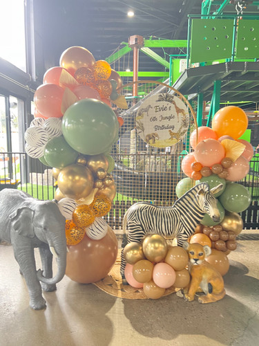 Gold Mesh Arch Hire | Pretty As a Picture Events