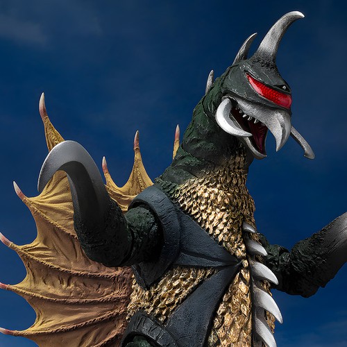 S.H.Monsterarts Godzilla Vs Gigan - Gigan Action Figure – Bandai ...