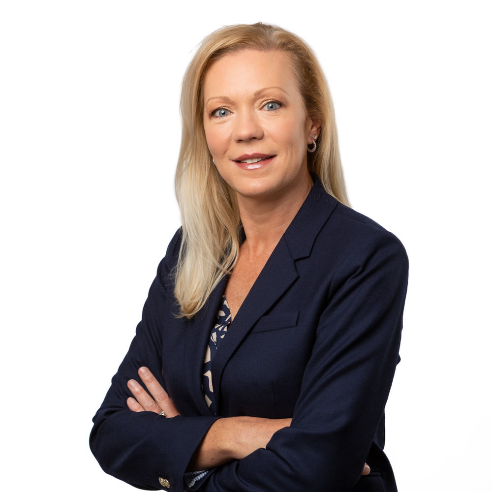 Smiling vs. Serious: Should you Smile in a Headshot or Not!?