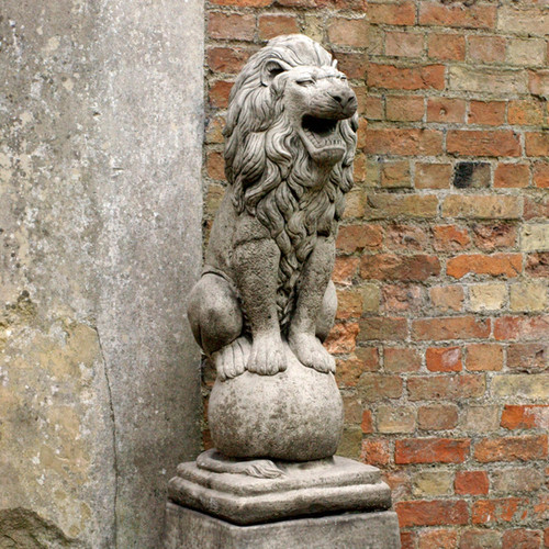 Heritage Lion Statue | Dream Gardens