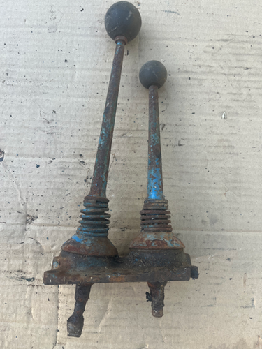 Fordson Dexta gear levers | Pocock