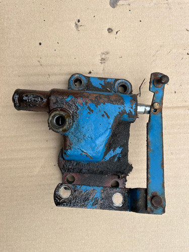 Ford 4000/4100 hydraulic spool valve | Pocock