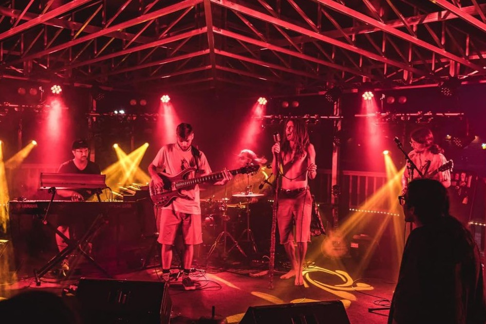 Alabaster | North Shore Artists