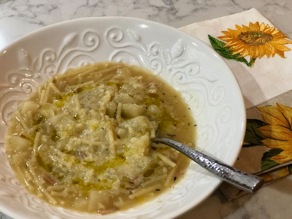 Zuppa de patate con pasta (potato and pasta soup)
