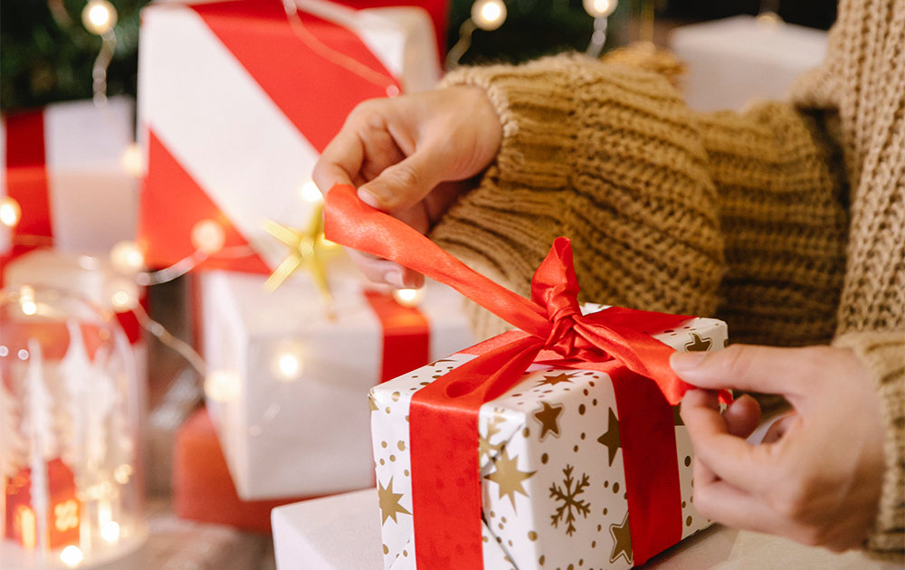 How to Care for Paper Cuts on Your Hands