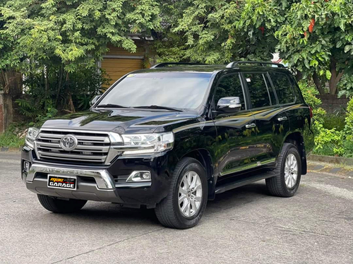 Toyota Land Cruiser VX LC200 4X4 (Premium) | Mac Garage