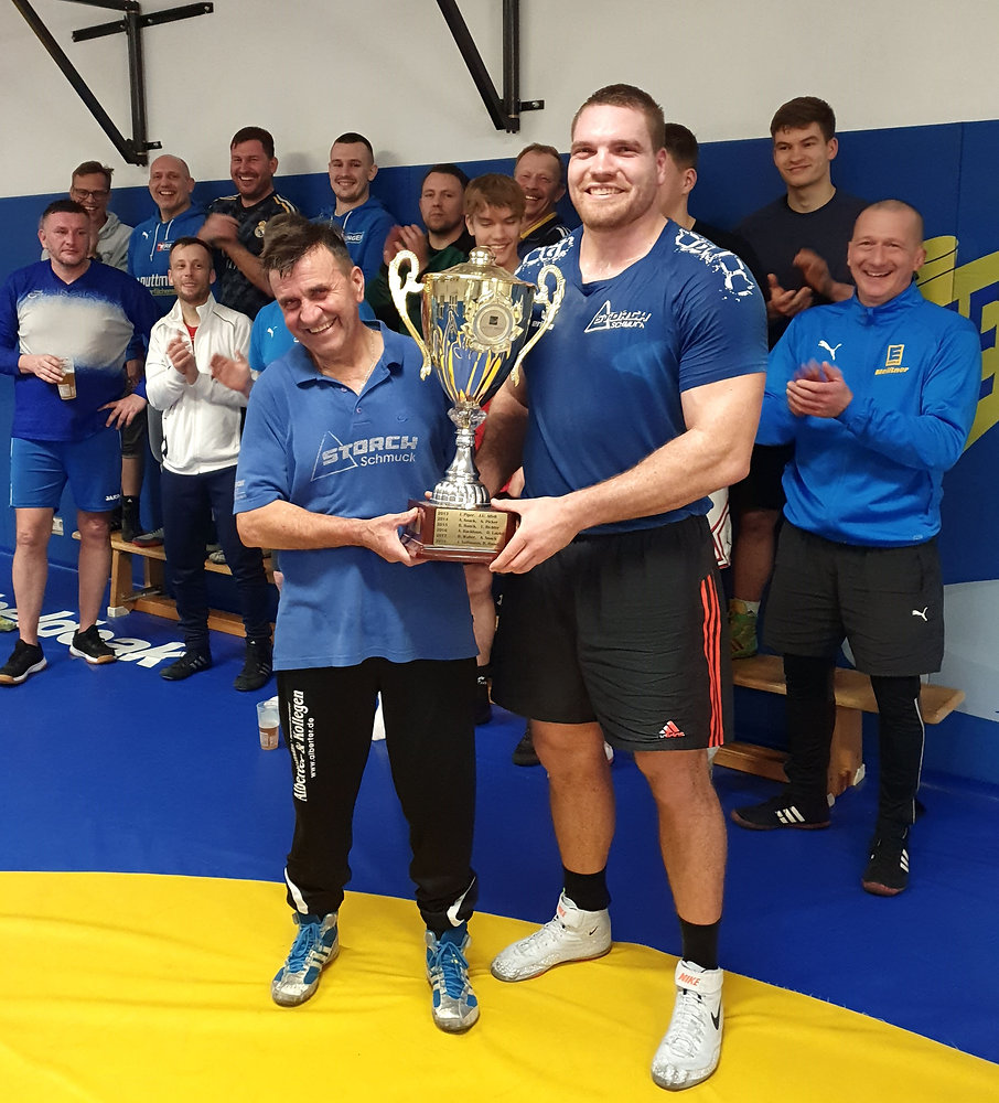 Ringer prellen den Ball