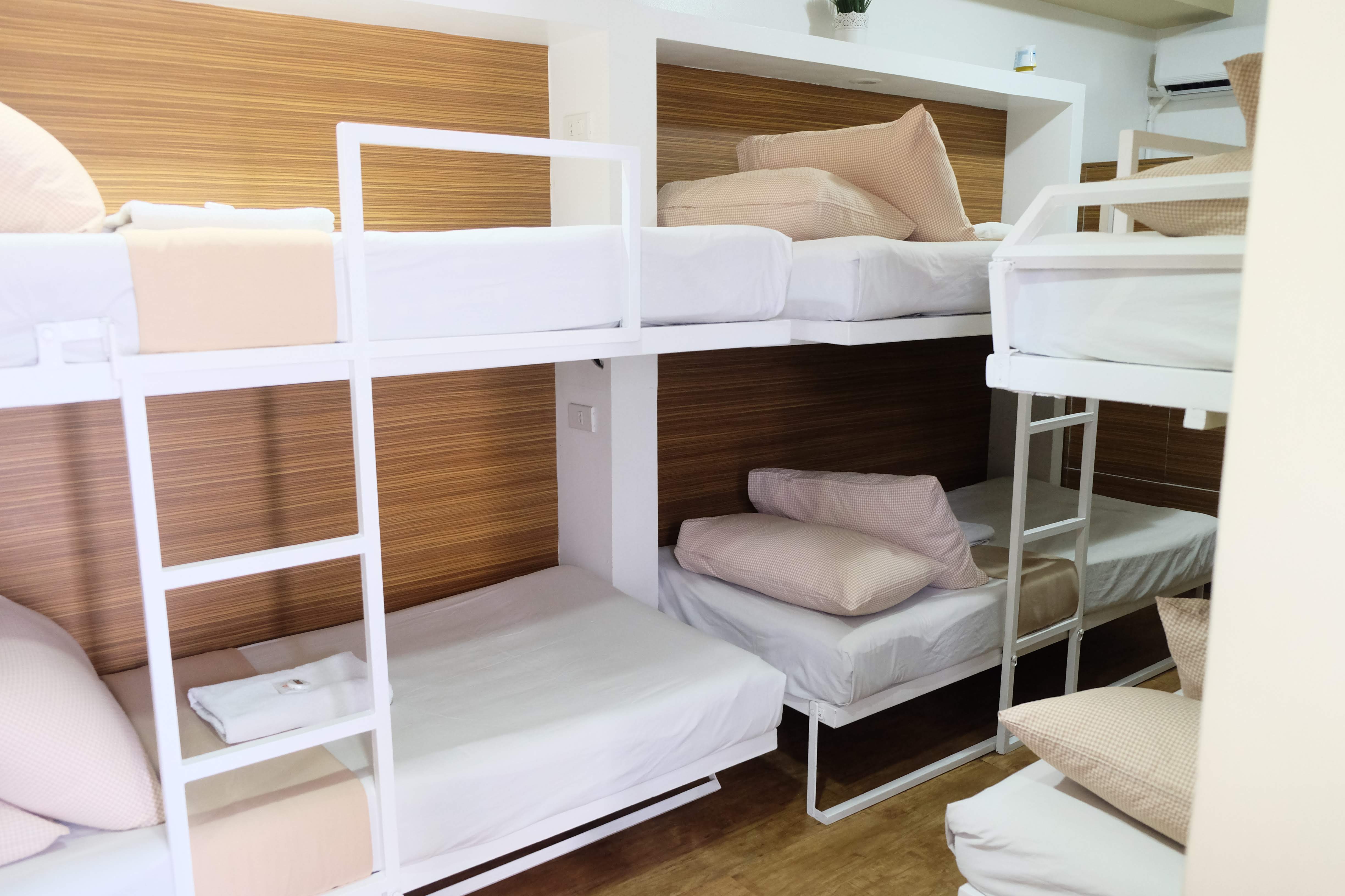 Urban Inn Iloilo - Rooms & Amenities