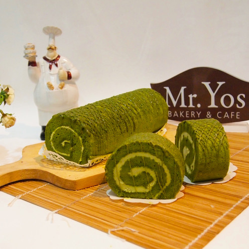 Green Tea Roll | Mr Yos Bakery & Cafe