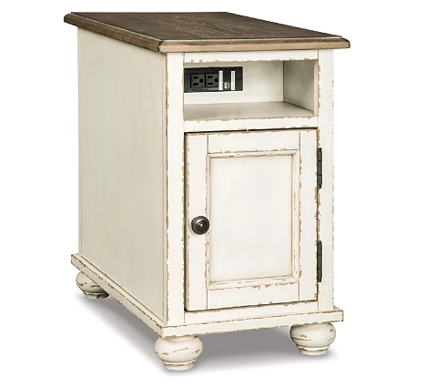 Realyn Chairside End Table with USB Charging | Dorsett Furniture