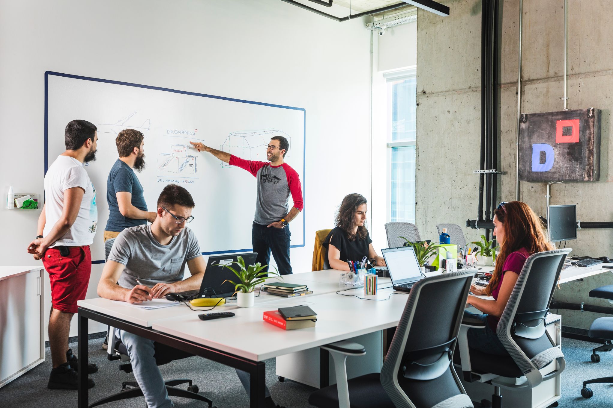 5 benefits of in-person workspace meetings in 2021