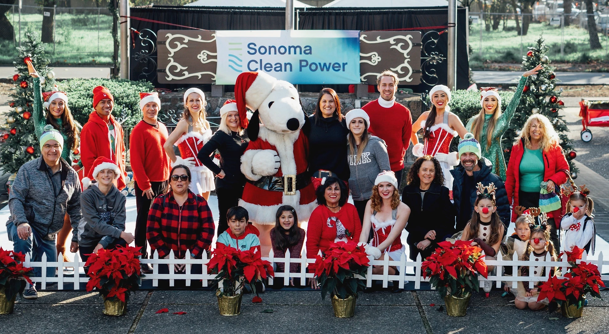 FREE Outdoor Holiday Shows | Snoopy's Home Ice