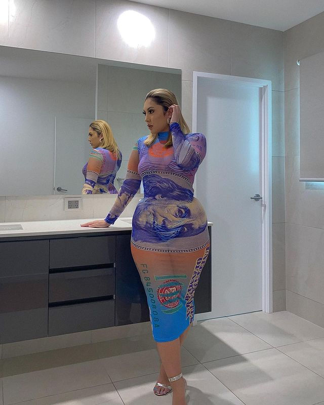 Lollie Cakez - Quick Facts, Bio, Age, Height, Weight, Measurements ...