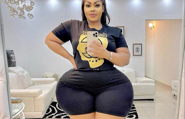 Trucepaint: Models Bio & Quick Facts | Trucepaint| Plus-size Models Bio