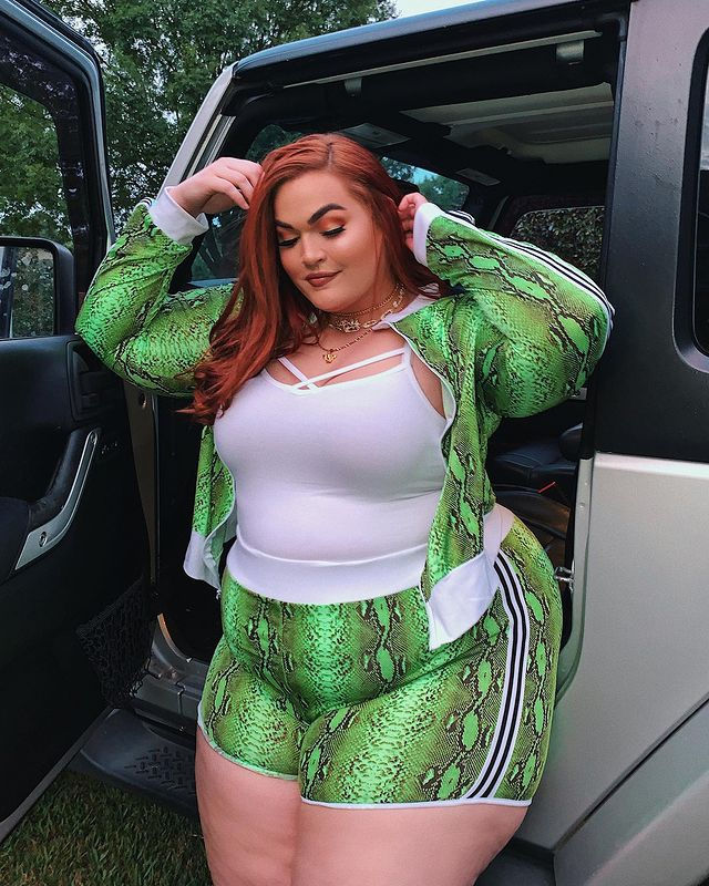 Loey Lane - Quick Facts, Bio, Age, Height, Weight, Body Measurements ...