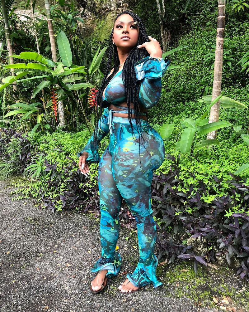 Yanique 'Curvy Diva' Barrett - Quick Facts, Bio, Age, Height, Weight ...