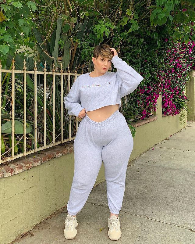 Dani DMC - Quick Facts, Bio, Age, Height, Weight, Body Measurements ...