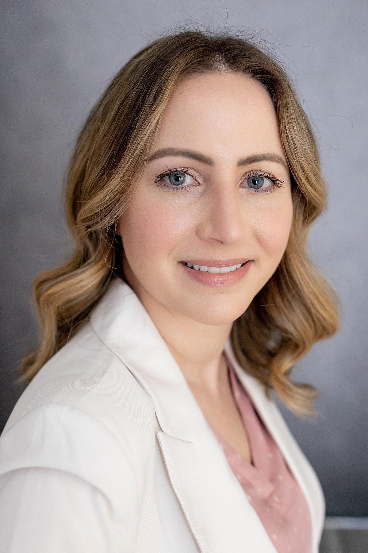 3 Tips on what to wear for professional headshots