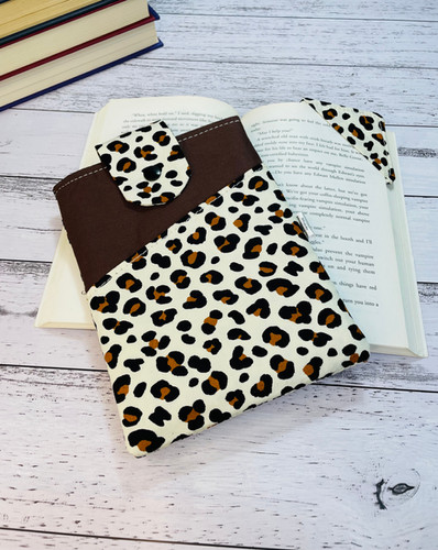 Leopard Book sleeve | Sew Obsessed