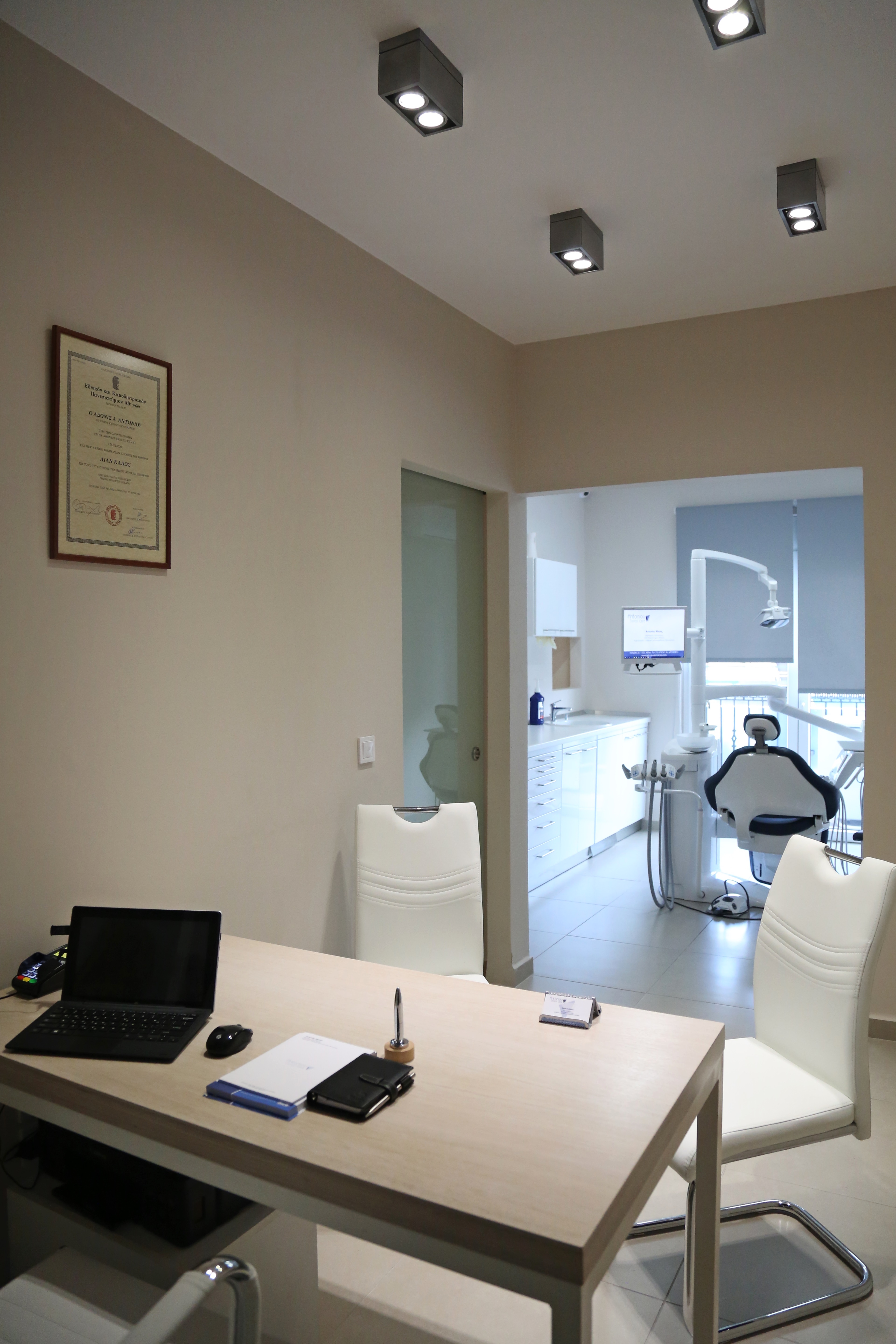 Εμφυτεύματα Δοντιών | Antoniou Dental Care | Αθήνα