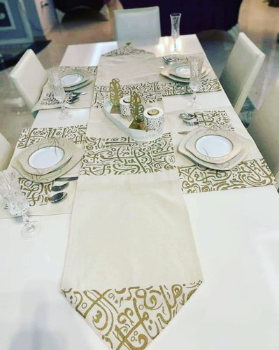🌟Arabic Calligraphy Table Runner With 6 Mats | Khan Alsultan