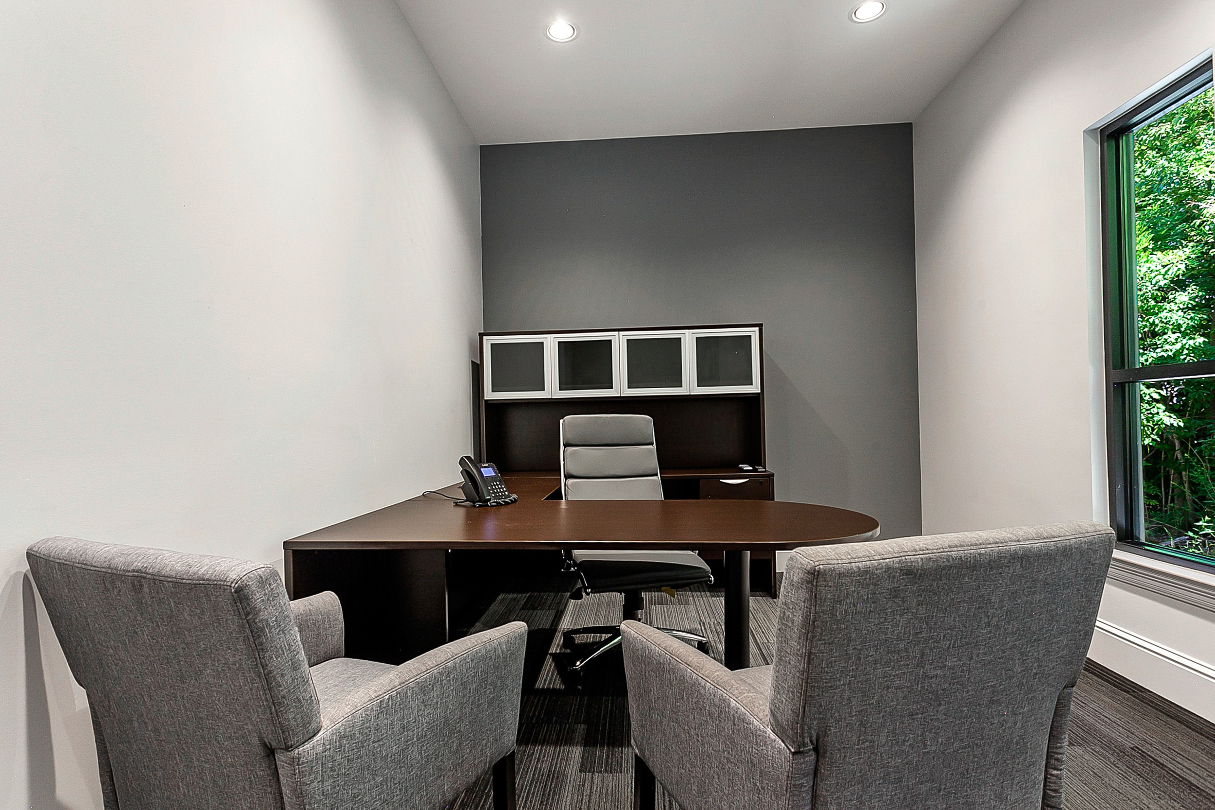 Co-Working & Day Offices | www.brownstoneoffice.com