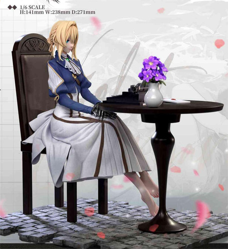 Violet Evergarden - Violet Evergarden with Typewriter | Wekestore