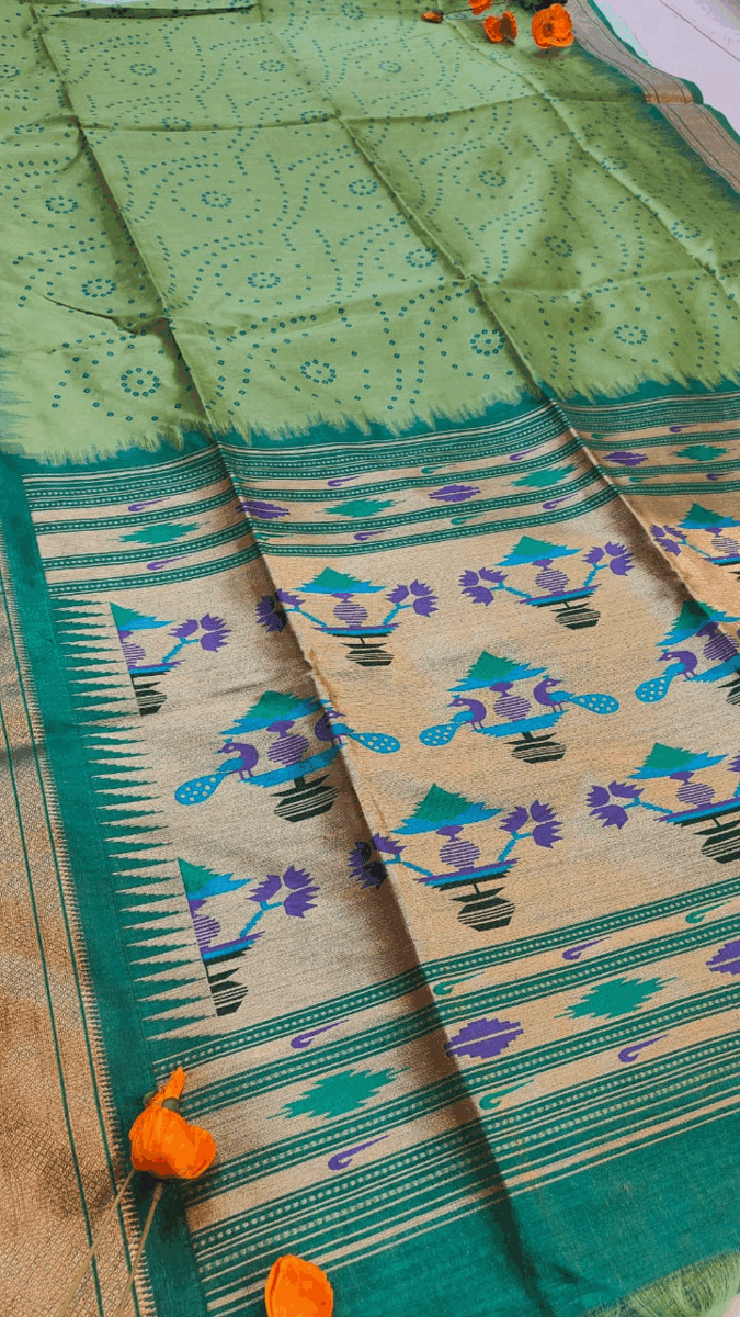 Embroidered | Ramo Mora