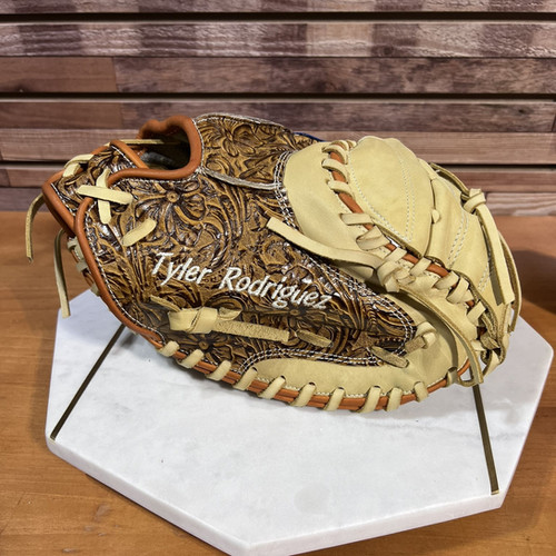 Custom - Catcher's Mitt - Vaquero Honey-Brown - #Custom-Catcher-Tyler ...