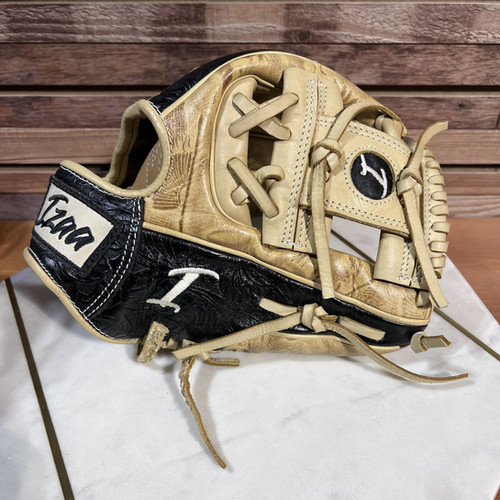 11.5" RHT, I-Web, Apache Cream / Vaquero Black #Elite-2A-577 | Izaa Gloves