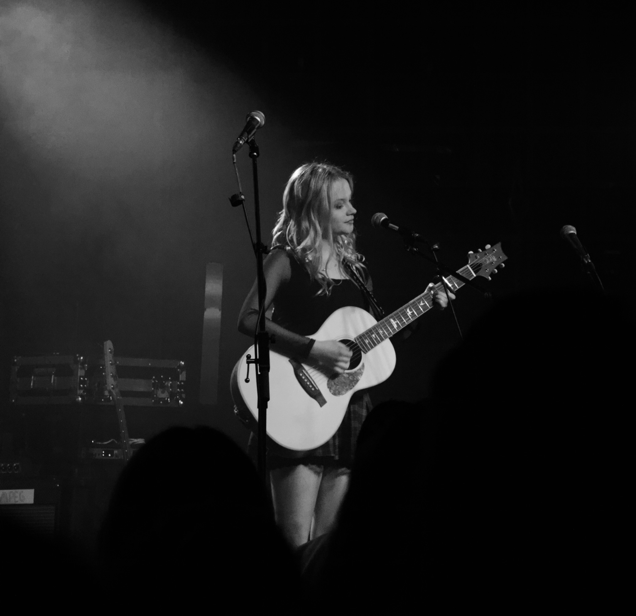 Grace Calvers' Latest single ‘Love Me Not’ is Out Now